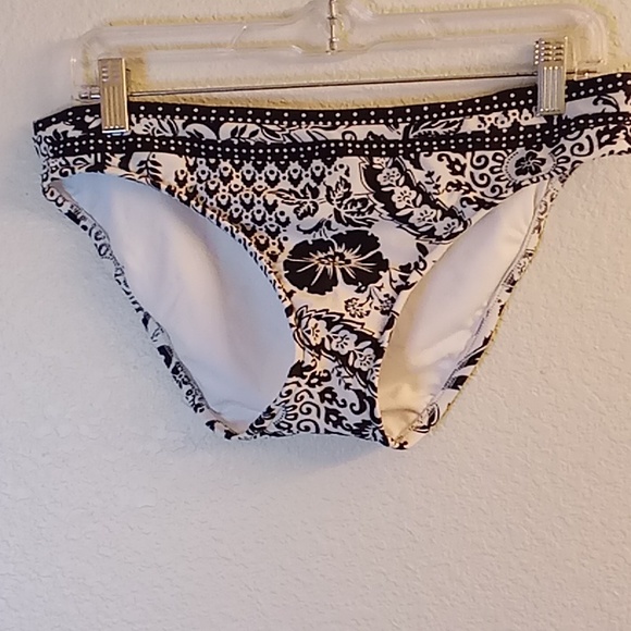 Mossimo Supply Co. | Swim | Mossimo Beachy Size Medium Floral ...